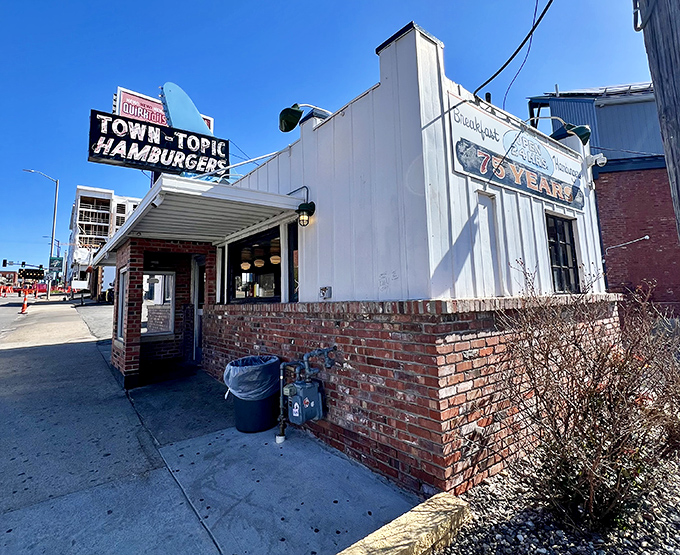 That iconic blue arrow has been guiding hungry Kansas Citians to burger nirvana since 1937. Some landmarks don't need to change.