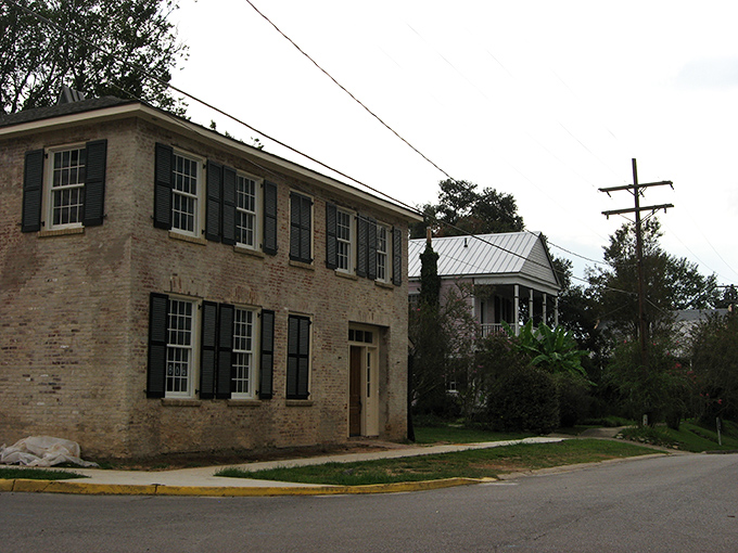 Main Street simplicity at its finest. St. Francisville's tree-lined roads invite you to slow down and remember when conversations happened on front porches, not smartphones.