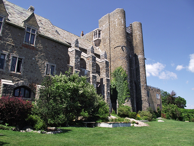 Stone archways and towers that would make King Arthur do a double-take. Medieval magnificence meets New England charm in this coastal fortress.