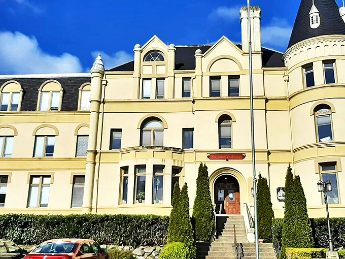 The cream-colored fa&ccedil;ade of Manresa Castle stands proudly against the Washington sky, like European royalty who decided the Pacific Northwest needed more turrets.
