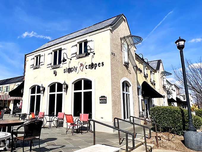 Simply Cr&ecirc;pes' stucco exterior and charming European-inspired architecture makes you feel like you've stumbled upon a caf&eacute; in a French village rather than North Raleigh.