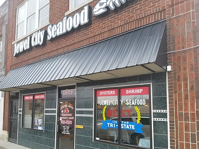 The unassuming brick fa&ccedil;ade of Jewel City Seafood might not scream "culinary destination," but that's part of its charm&mdash;the best treasures often hide in plain sight.