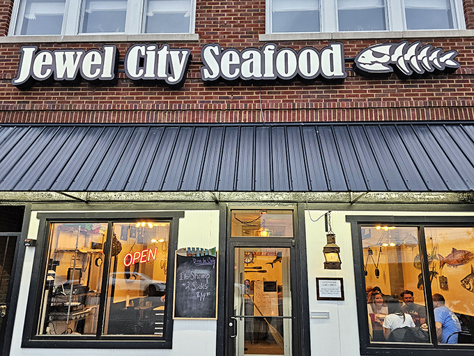 The unassuming brick fa&ccedil;ade of Jewel City Seafood might not scream "culinary destination," but that's part of its charm&mdash;the best treasures often hide in plain sight.