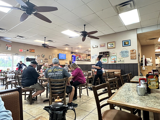 Where locals gather to solve the world's problems over plates of comfort food. The real Florida experience happens at tables just like these.