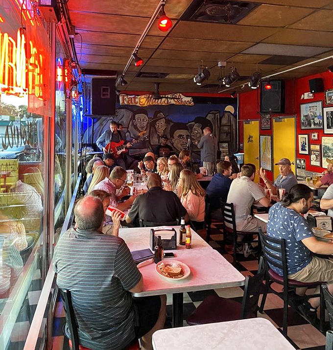 Live music and barbecue—a combination so right it makes you wonder why we bother with anything else in life.