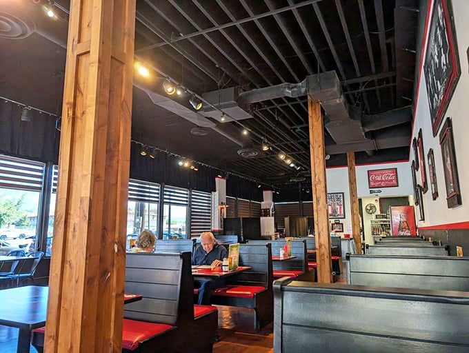 The perfect booth for people-watching or solving the world's problems over coffee – with enough space for both your breakfast and your Sunday paper.