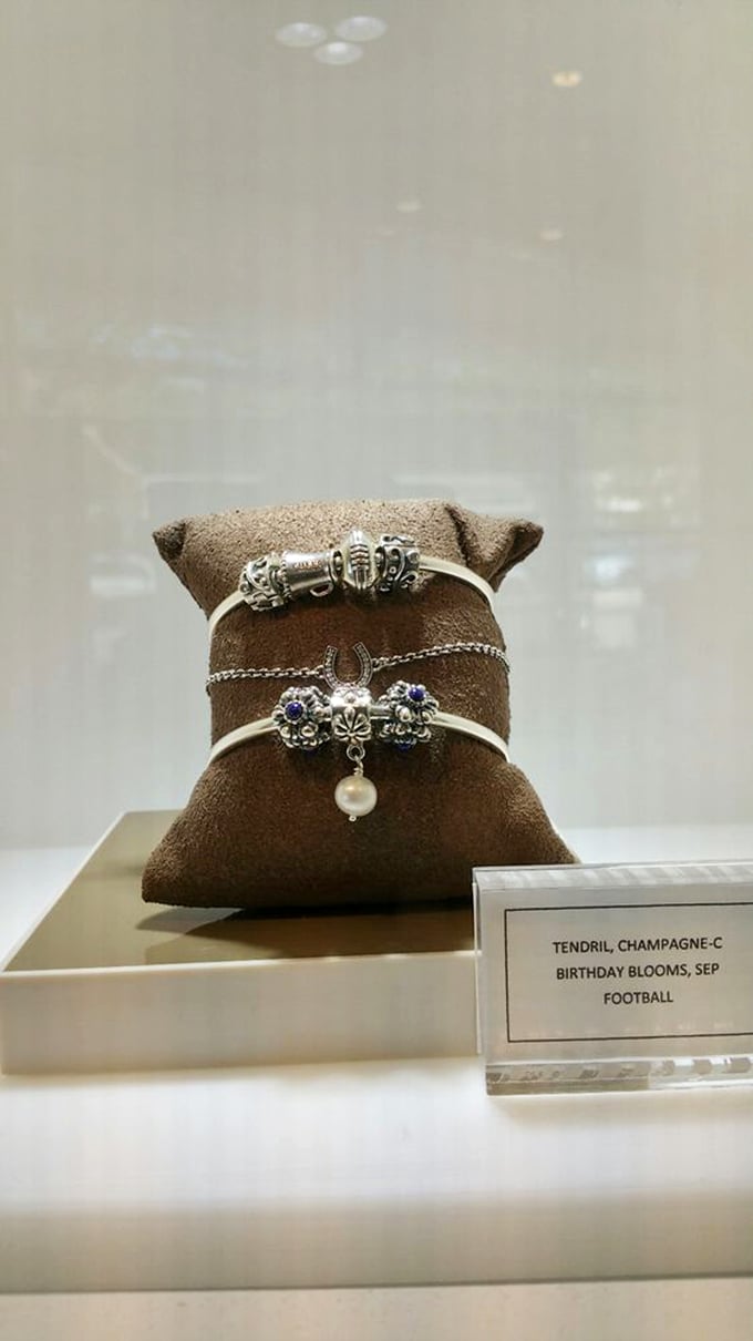 Jewelry that whispers "luxury" without screaming "bankruptcy"&mdash;outlet shopping at its sparkling, sophisticated best.