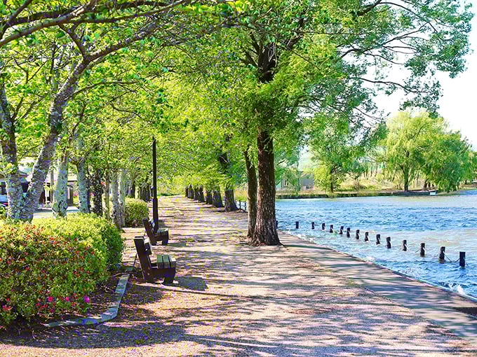 Tree-lined waterfront paths offer daily doses of tranquility &ndash; the kind of natural therapy that doesn't require insurance approval or copays.