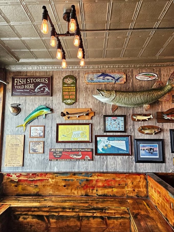 "Fish stories told here"—and the walls back up that claim. A gallery of maritime memorabilia that turns dinner into an immersive Great Lakes experience.