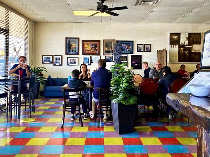 Local wisdom says the best Vegas shows aren't on the Strip - they're the expressions of joy on diners' faces when their food arrives.