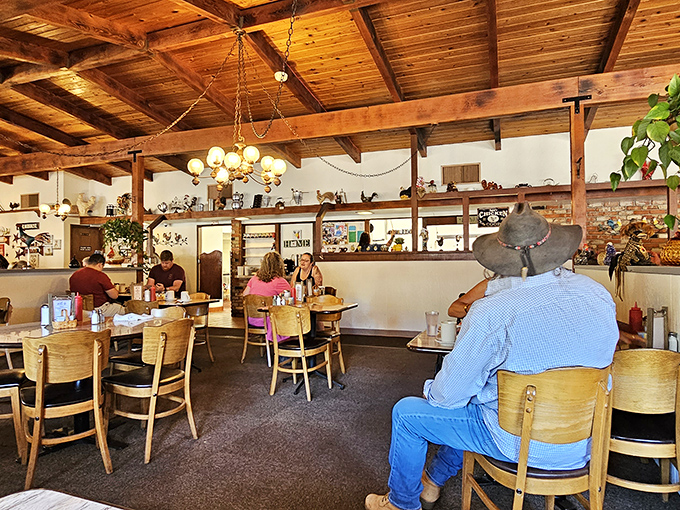 Where locals and travelers unite in the universal language of "pass the syrup." Note the cowboy hat&mdash;this is Oregon, after all.