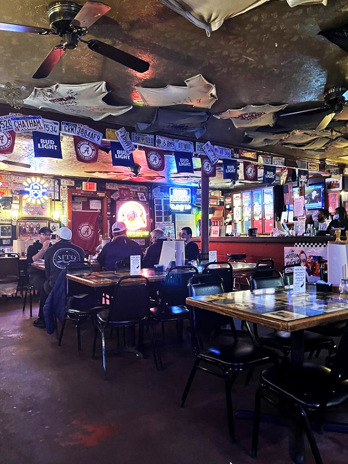 The real Dreamland experience involves fellow pilgrims on the barbecue journey. Notice nobody's looking at their phones&mdash;they're too busy with what matters.