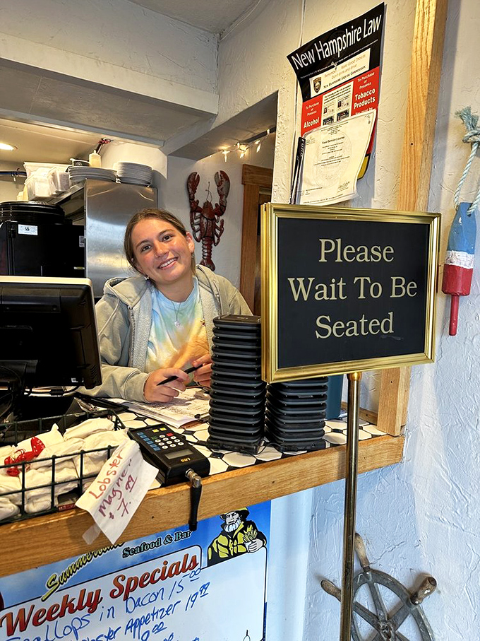The "Please Wait To Be Seated" sign might as well read "Good Things Come To Those Who Wait"&mdash;especially when those good things involve seafood.