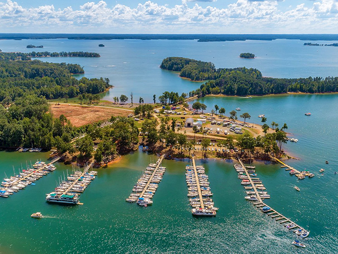 Lake Hartwell marina in Anderson &ndash; where retirement dreams include morning coffee with sailboat views. Lake life for less!