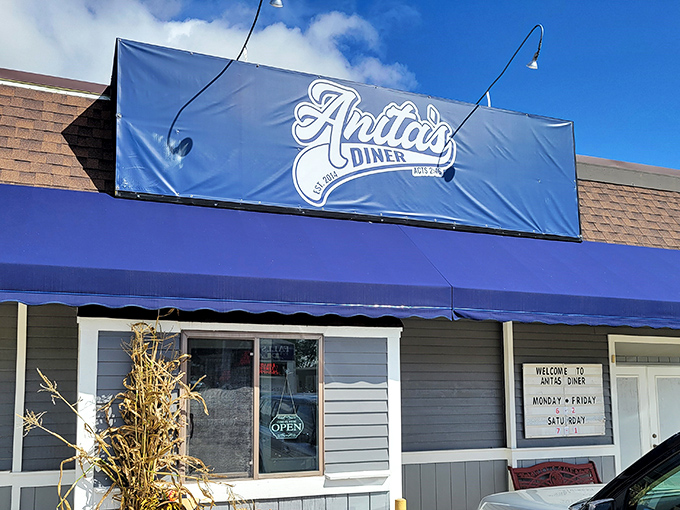 Anita's Diner (Pendleton): Behind that bright blue awning, homemade pies cool on the windowsill and breakfast dreams come true.