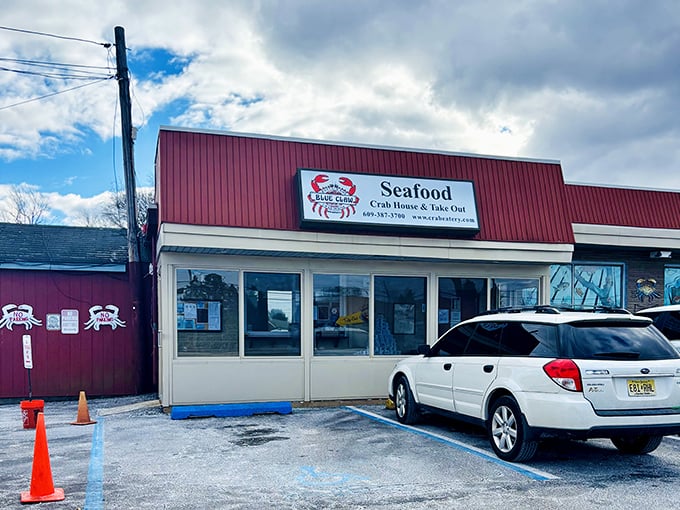 Blue Claw's no-nonsense exterior is the seafood equivalent of "don't judge a book by its cover." Crab paradise awaits within!