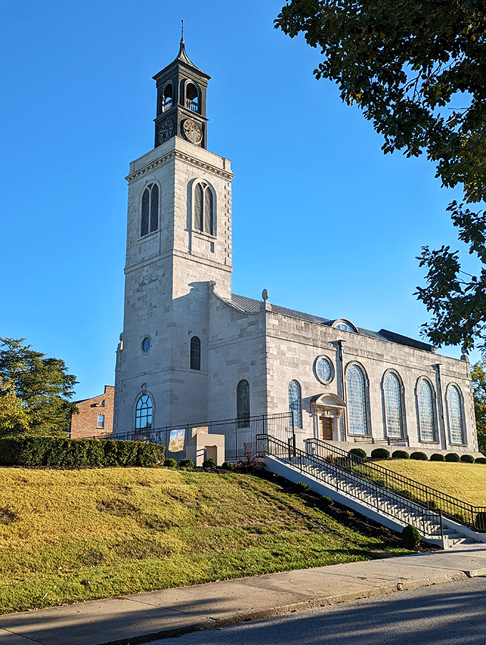 Fulton's impressive courthouse doesn't just handle legal matters&mdash;it's where neighbors bump into each other and catch up on community news.