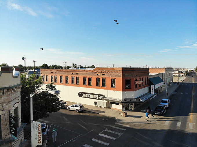 Downtown Ontario basks in eastern Oregon's abundant sunshine. When they say "blue sky thinking," this is exactly what they mean.