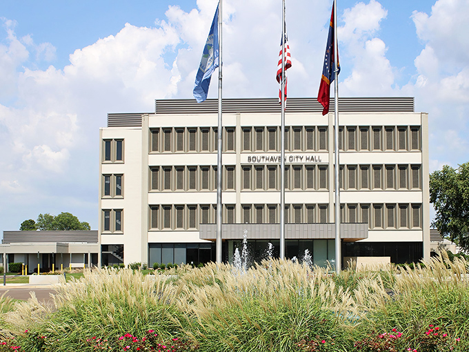 Modern shopping with small-town overhead &ndash; Southaven combines convenience with affordability for smart retirees.