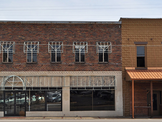 The Buffalo River flows nearby, but it's the low housing costs in Waynesboro that will really make a splash in your retirement.