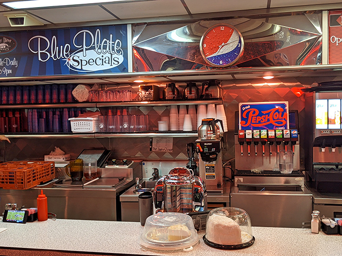 Counter seating: front-row tickets to the greatest show on earth&mdash;breakfast being made by short-order wizards who never wrote down your order.