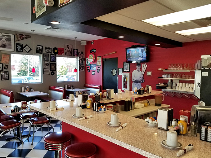 Counter seating: where solo diners become part of the family and the coffee refills arrive before you even realize you need one.