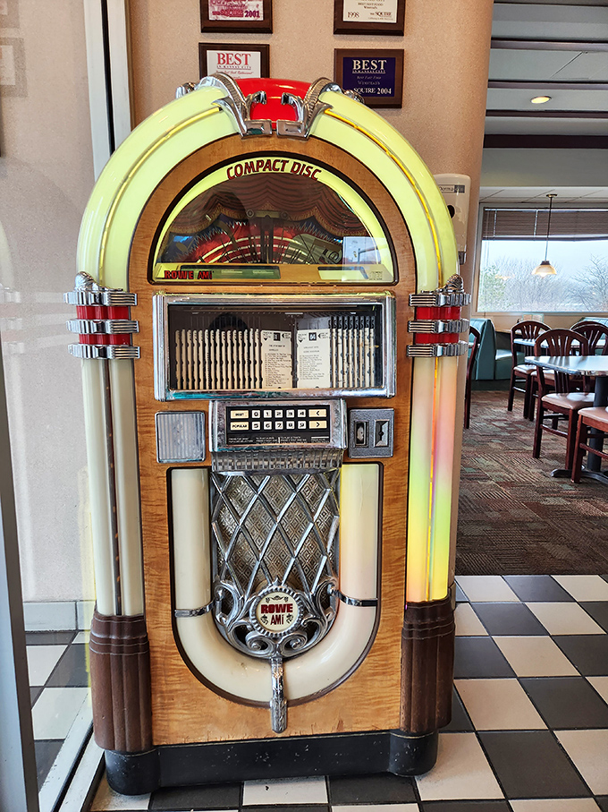 The jukebox stands sentinel, ready to provide the soundtrack to your meal&mdash;because calories consumed while listening to oldies don't count.