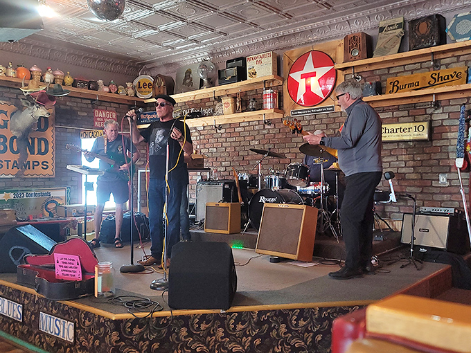 Live music adds another layer to the Sparky's experience. Nothing complements good barbecue like some toe-tapping tunes in a room filled with vintage treasures. 
