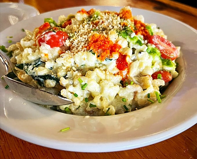 Vegetarian sp&auml;tzle that proves Germans can do meatless magic too, with colors brighter than Oktoberfest decorations.