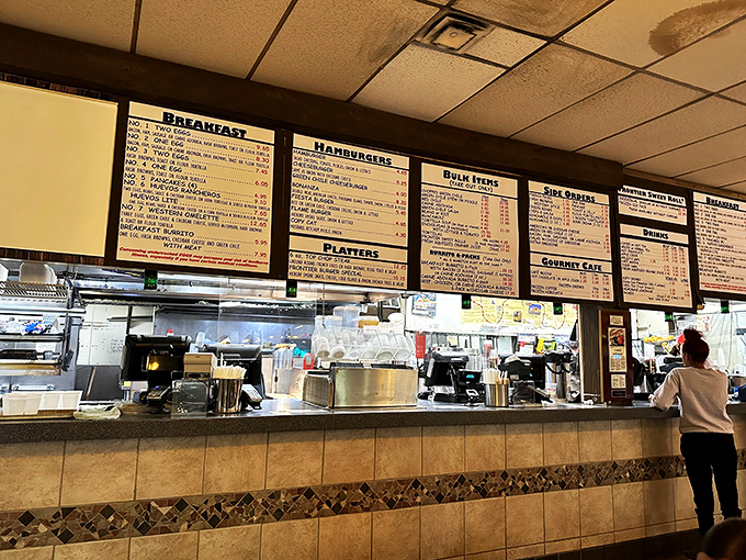 The ordering counter—where dreams are verbalized, then transformed into platters of New Mexican deliciousness by kitchen wizards.