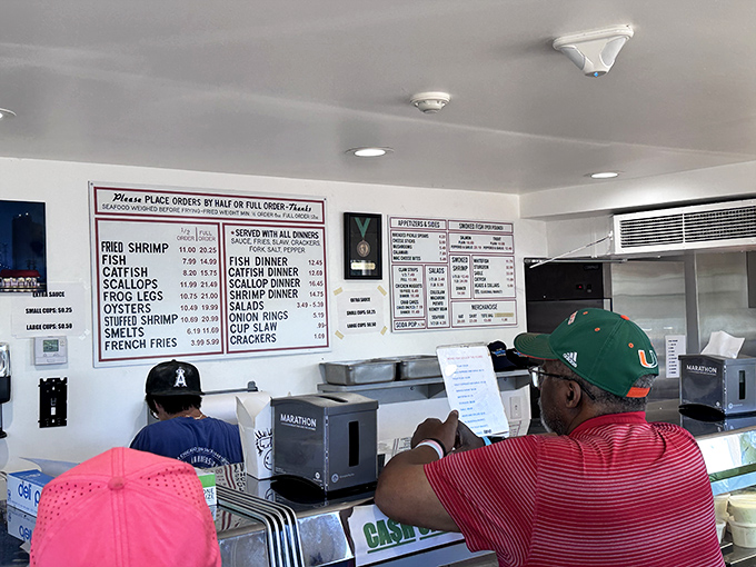 The counter experience is Chicago efficiency at its finest&mdash;order, pay, receive treasure, repeat. No wasted movements, just seafood satisfaction.