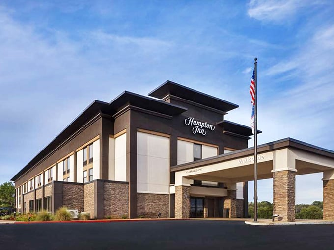 Even chain hotels in Natchitoches offer comfortable lodging at prices that won't make your retirement fund weep. Visiting family can stay nearby without breaking the bank.