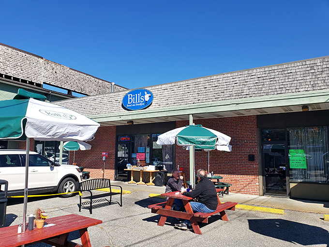 Bill's outdoor seating proves good conversation only requires simple surroundings. Retirement dreams are made of these unhurried coffee dates.