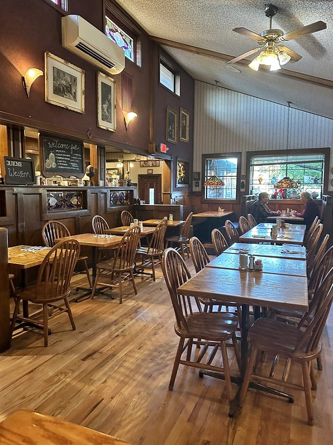 Vaulted ceilings, warm lighting, and windows that invite the outside in. The dining room feels like the cozy breakfast nook you wish you had at home.