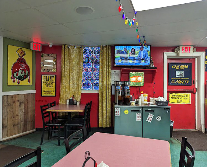 Christmas lights twinkle year-round above booths where breakfast dreams come true. Even Marilyn on the wall looks impressed. 