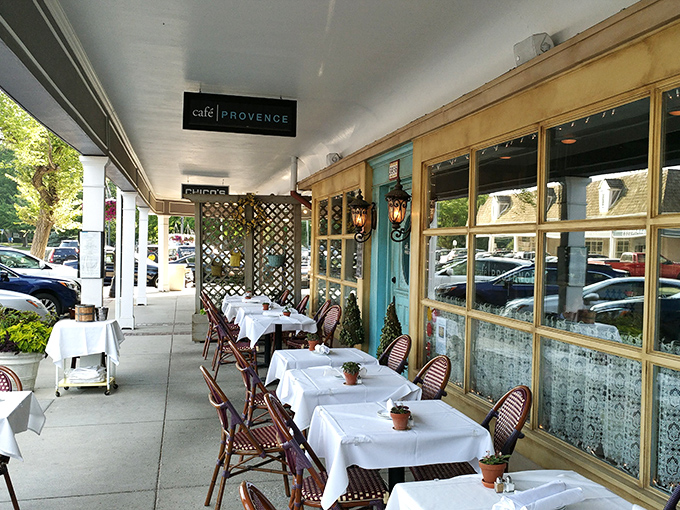 Sidewalk dining channels the essence of European caf&eacute; culture&mdash;white tablecloths, wicker chairs, and the gentle rhythm of an afternoon spent savoring rather than rushing.