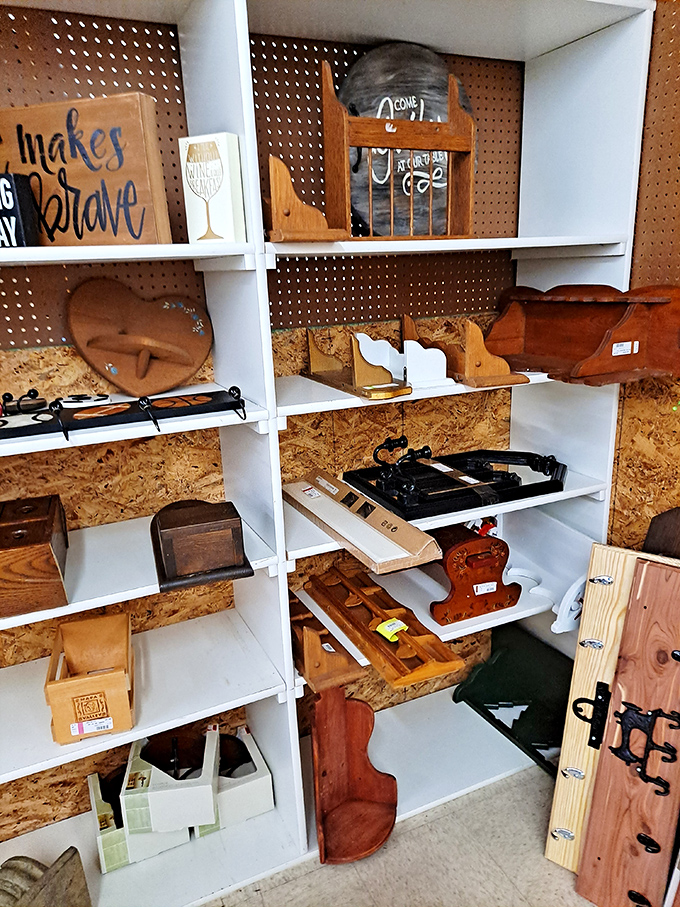 Handcrafted wooden items speak to Ozark craftsmanship and practicality. That wine rack whispers, "Take me home and fill me with your favorite bottles."