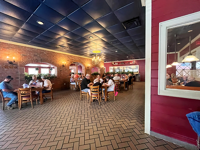 A dining room where conversations flow as freely as the coffee. Notice how nobody's on their phone? That's the Old South effect.