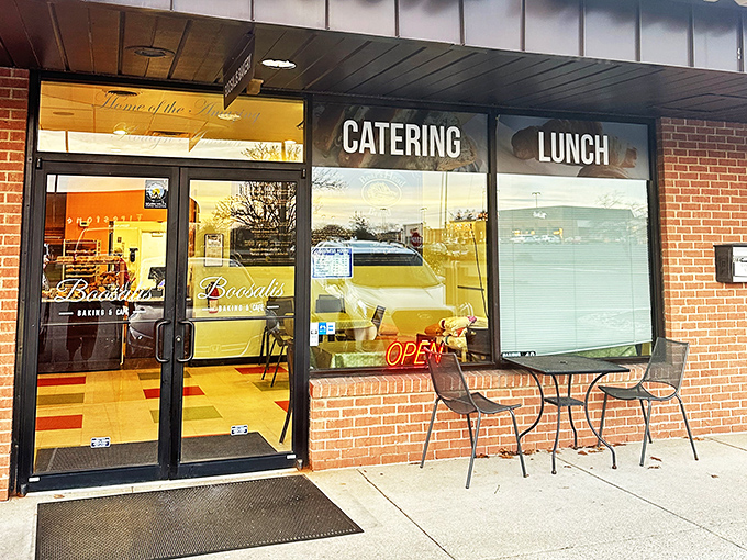The sidewalk seating &ndash; where you can simultaneously enjoy fresh air and make passersby jealous with your impeccable pastry choices.