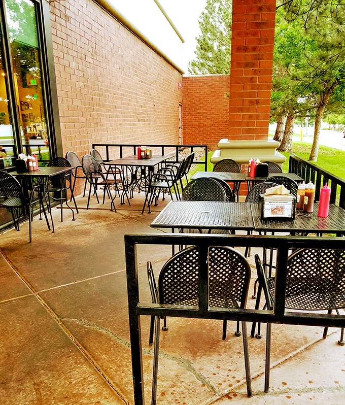 The patio offers al fresco feasting without pretension. Fresh air somehow makes barbecue taste even better, like listening to jazz on vinyl instead of digital.