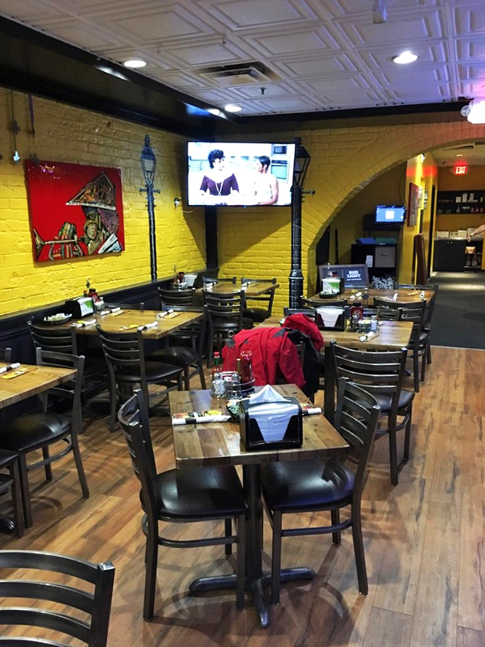 Empty tables never stay that way for long&mdash;the wooden surfaces practically vibrating with anticipation of the next breakfast parade.