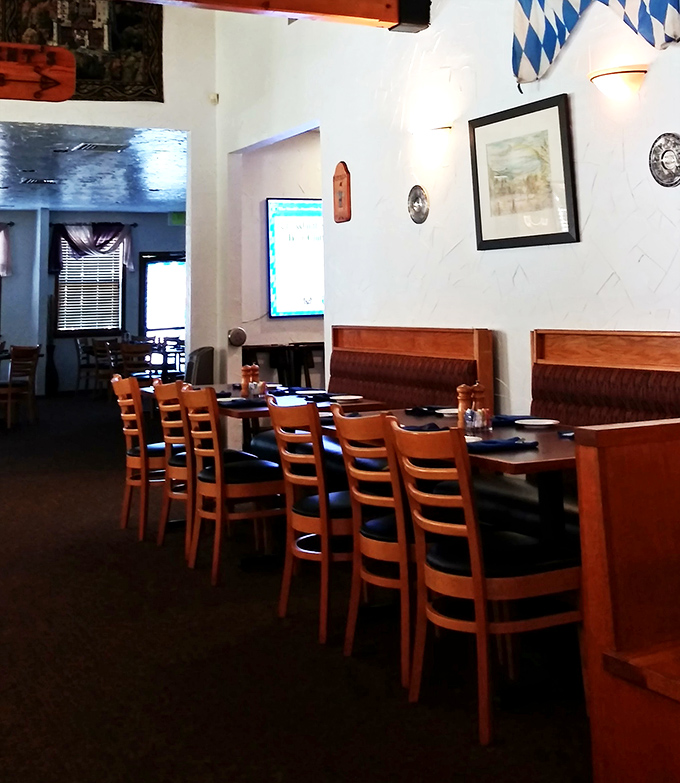 Booth seating perfect for plotting your next meal here before you've even finished the current one.