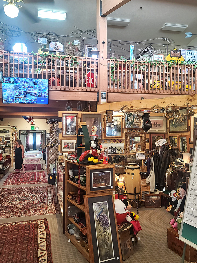 Towering pines frame this unassuming treasure chest of Americana. The parking lot rarely stays empty for long once word gets around.