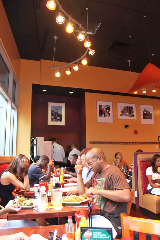 The universal language of good food: complete silence punctuated by occasional sighs of satisfaction. Notice how nobody's looking at their phones&mdash;that's the Miss Shirley's effect.