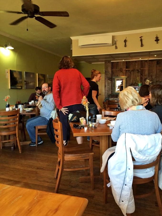 The dining room buzzes with the energy of happy eaters&mdash;a symphony of clattering forks and satisfied "mmms" providing the perfect soundtrack.