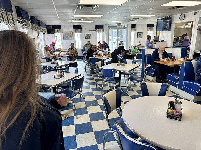 Where locals gather to solve the world's problems over plates of comfort food. These tables have heard more Mississippi stories than most history books. 