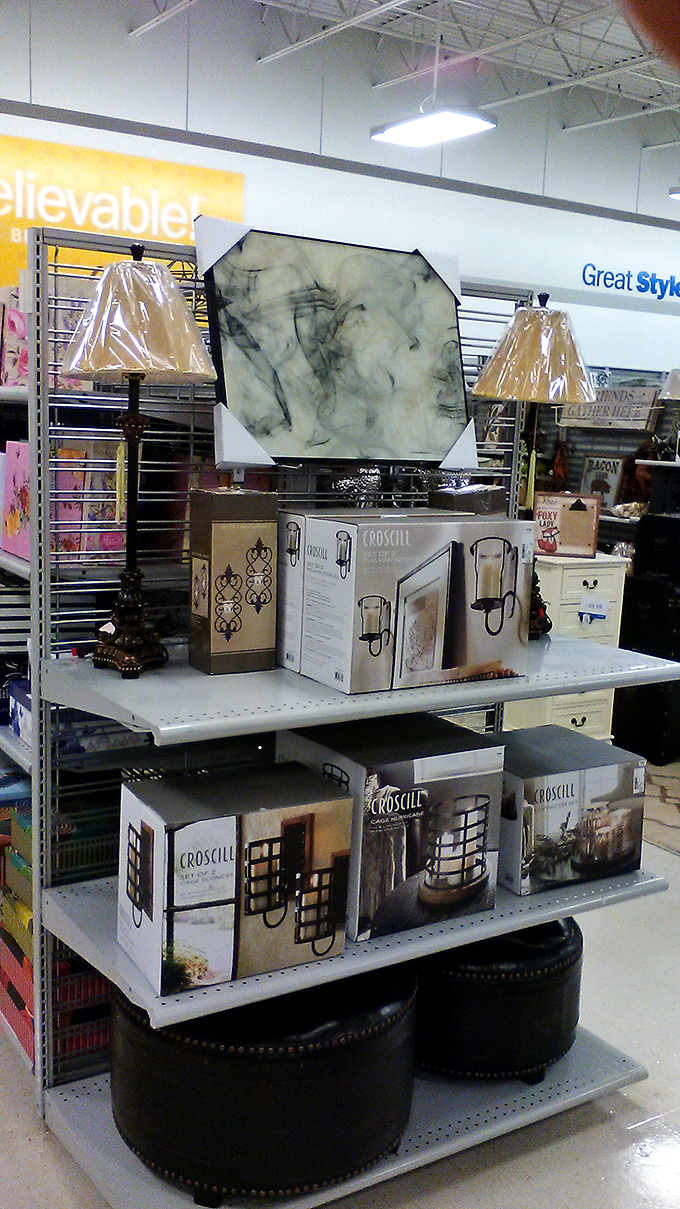 Coastal-inspired d&eacute;cor that brings beachy vibes to mountain living. Turquoise ceramics that whisper "vacation" to your everyday spaces.