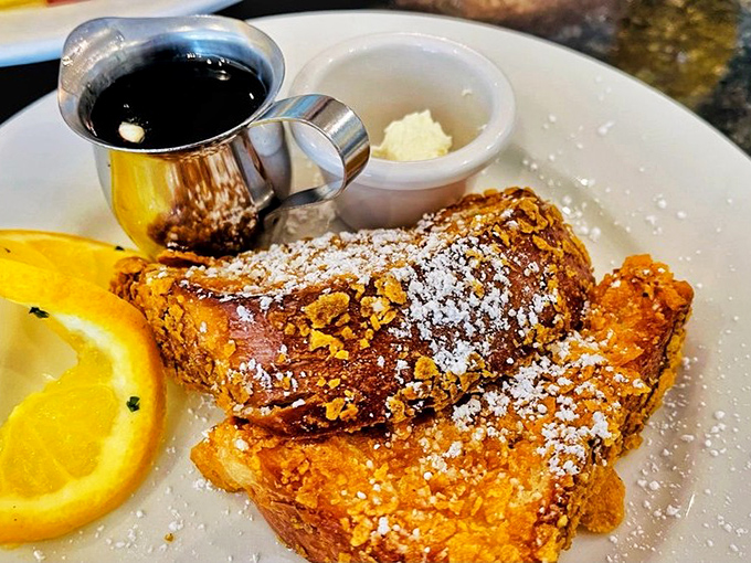 The sidewalk seating offers prime Portland people-watching with your pancakes&mdash;urban theater with the best possible intermission snacks. 