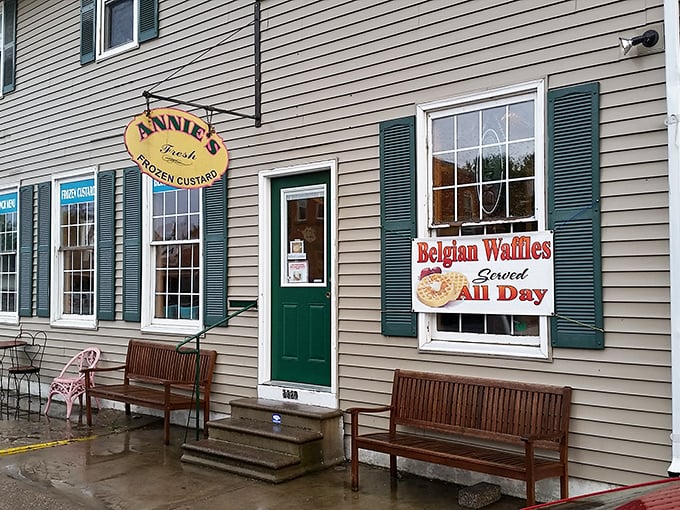 Annie's Custard & Cafe tempts passersby with promises of Belgian waffles and frozen treats &ndash; resistance is utterly futile.