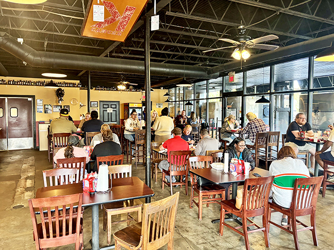 The dining room hums with the unmistakable soundtrack of BBQ happiness&mdash;conversation punctuated by appreciative mmms and the occasional request for more napkins.